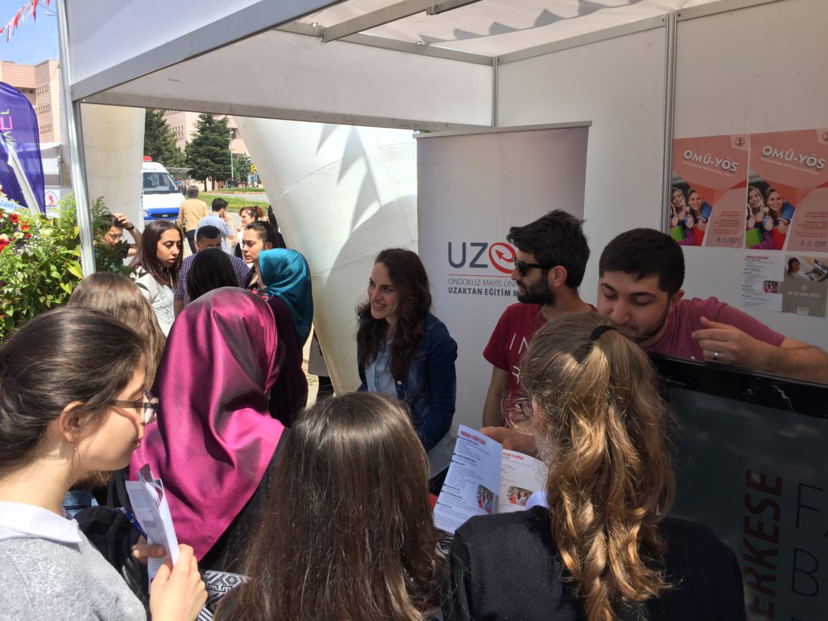OMÜ Tanıtım Günlerinde UZEM Rüzgarı Esti - OMÜ Uzaktan Eğitim Merkezi