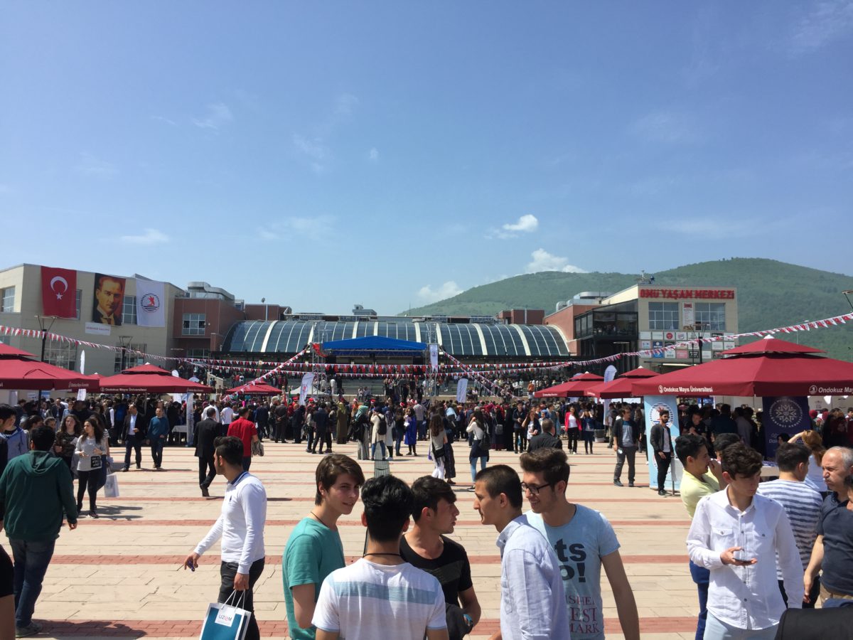 OMÜ Tanıtım Günlerinde UZEM Rüzgarı Esti - OMÜ Uzaktan Eğitim Merkezi